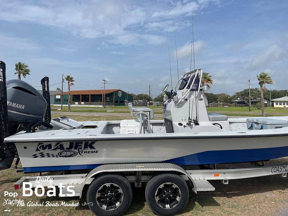 2021 Majek 25 Xtreme for sale. View price, photos and Buy 2021 Majek 25 ...