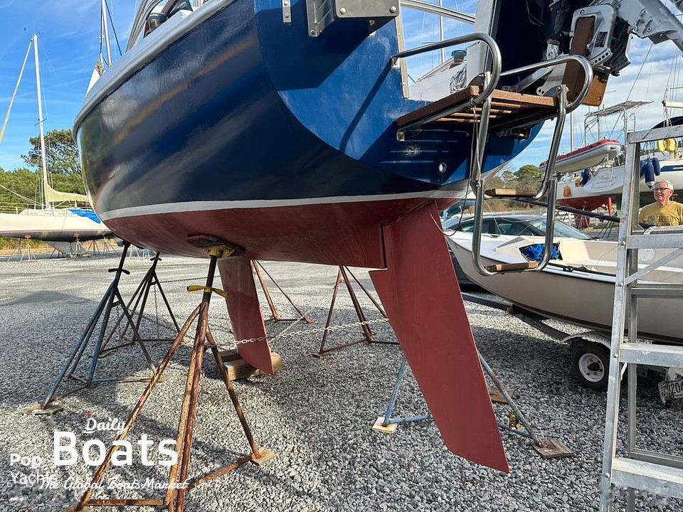 1972 CAL 27 Pop Top for sale. View price, photos and Buy 1972 CAL 27 ...