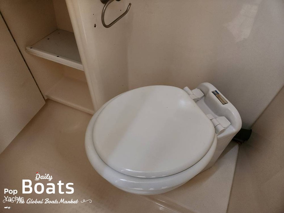 2002 Larson Cabrio 330 for sale. View price, photos and Buy 2002 Larson ...