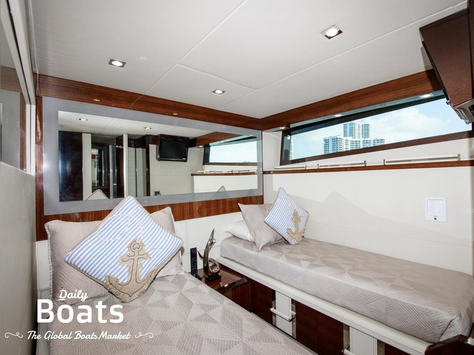 2010 Lazzara Yachts Lsx 92 for sale. View price, photos and Buy 2010 ...