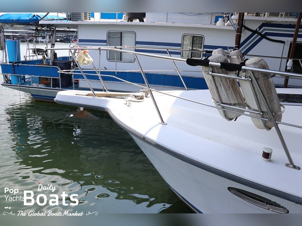 1994 Carver Yachts 390 Aft Cabin for sale. View price, photos and Buy ...