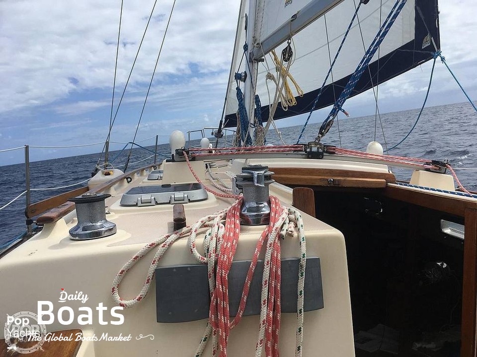 1990 Island Packet 38 for sale. View price, photos and Buy 1990 Island ...