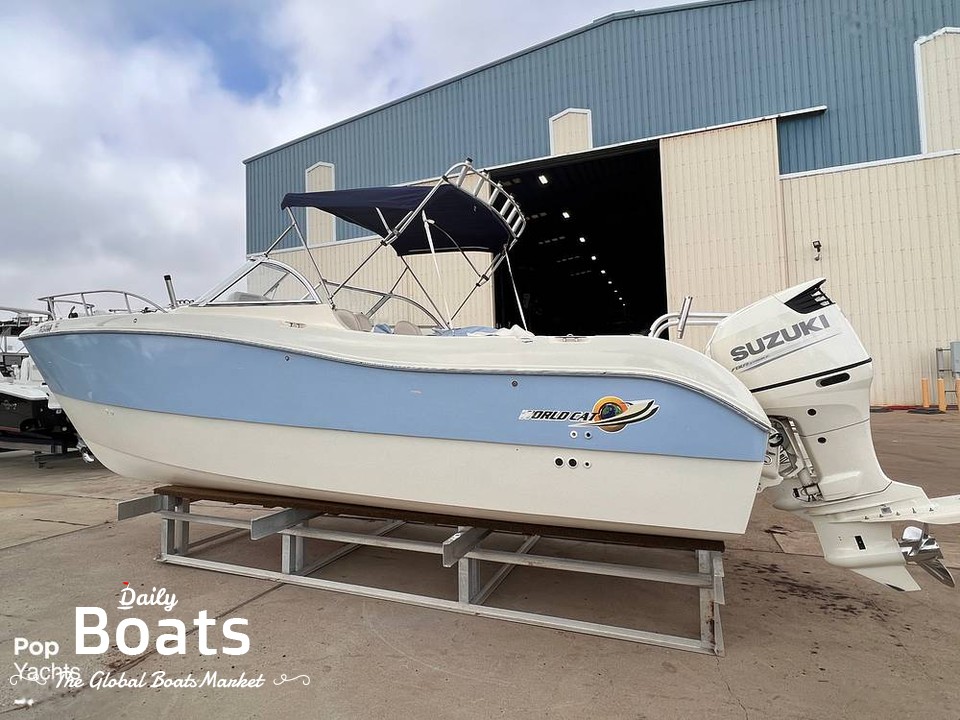 2001 World Cat 246Dc for sale. View price, photos and Buy 2001 World ...