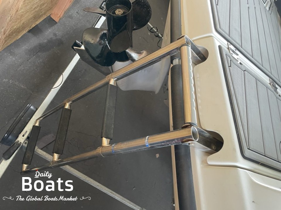 2006 Larson Lxi 228 Xli 228 Motor Neu In 2021 for sale. View price ...