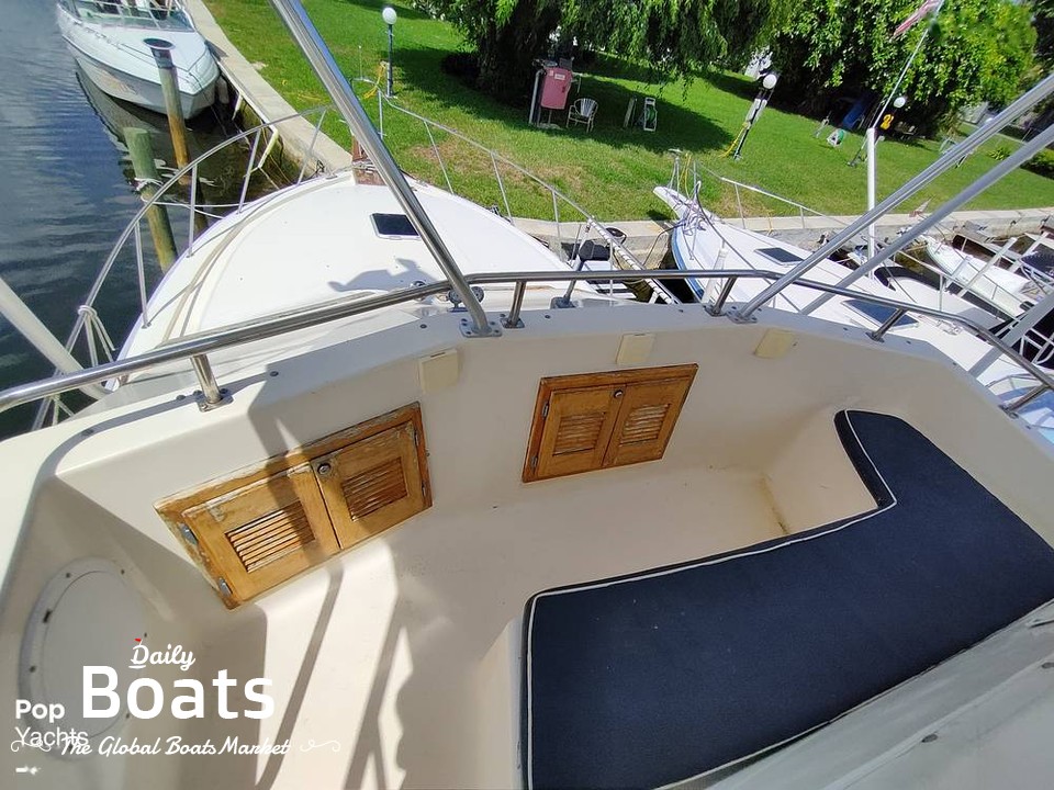 1989 Pacemaker Yachts 33 for sale. View price, photos and Buy 1989 ...