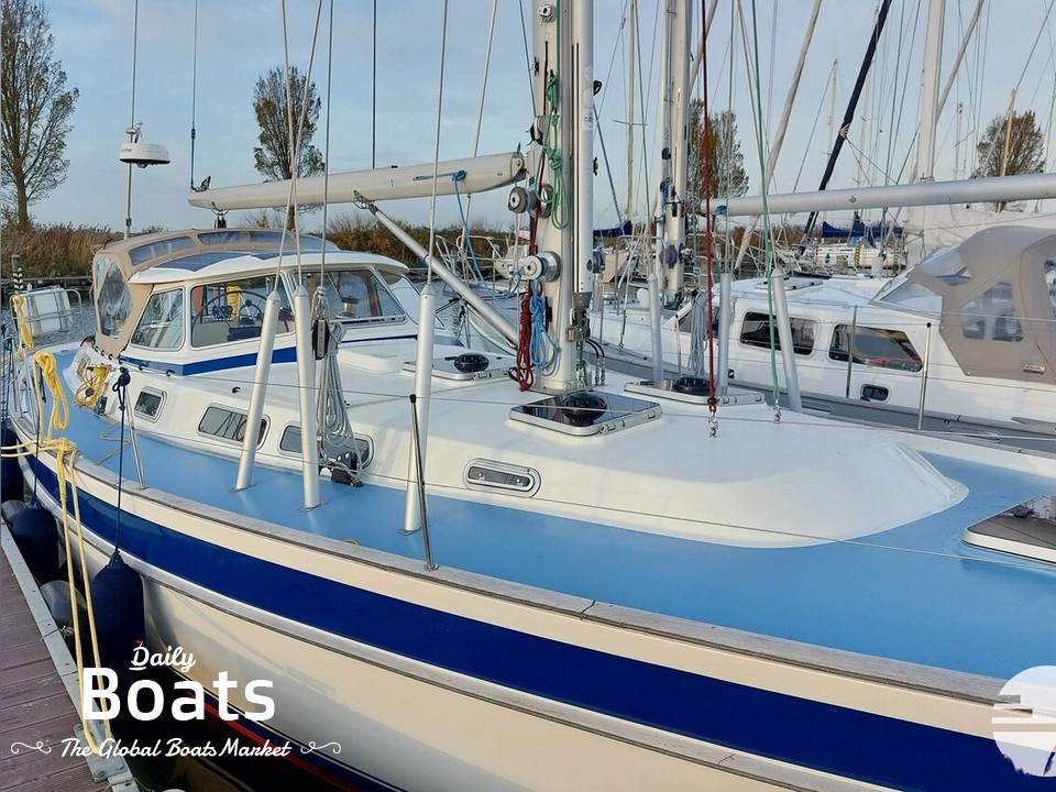 Hallberg-Rassy 45 for sale. View price, photos and Buy Hallberg-Rassy ...