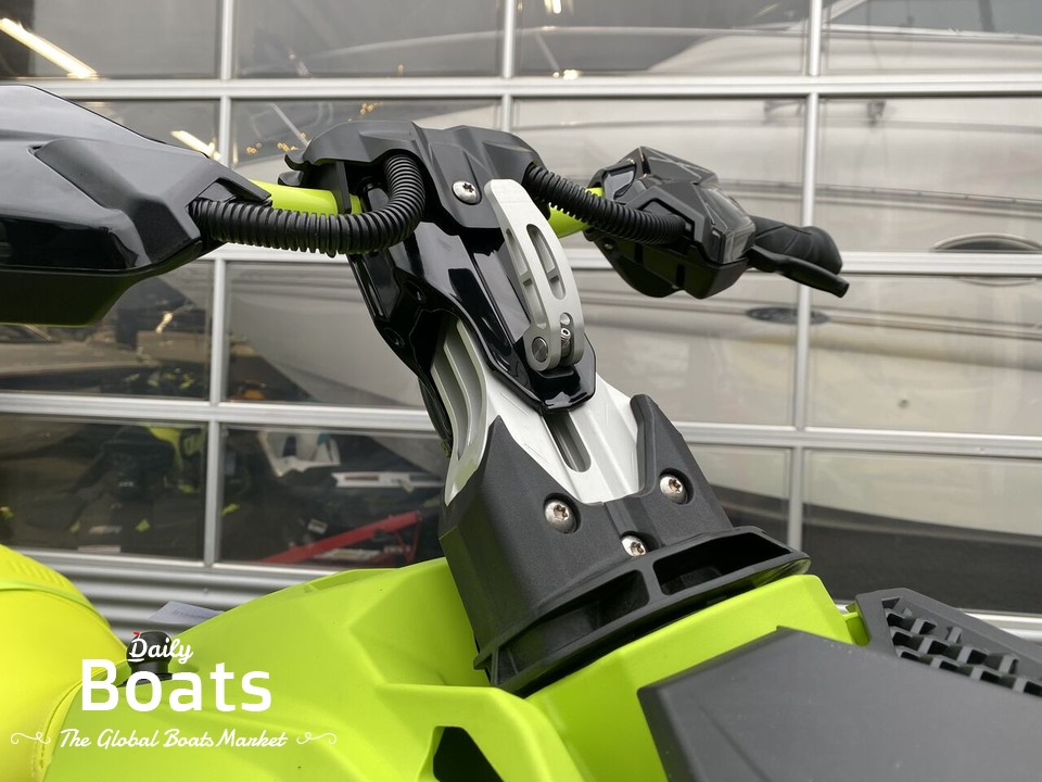 2023 Sea-Doo Spark 2-Up Trixx 2023 Manta Green for sale. View price ...