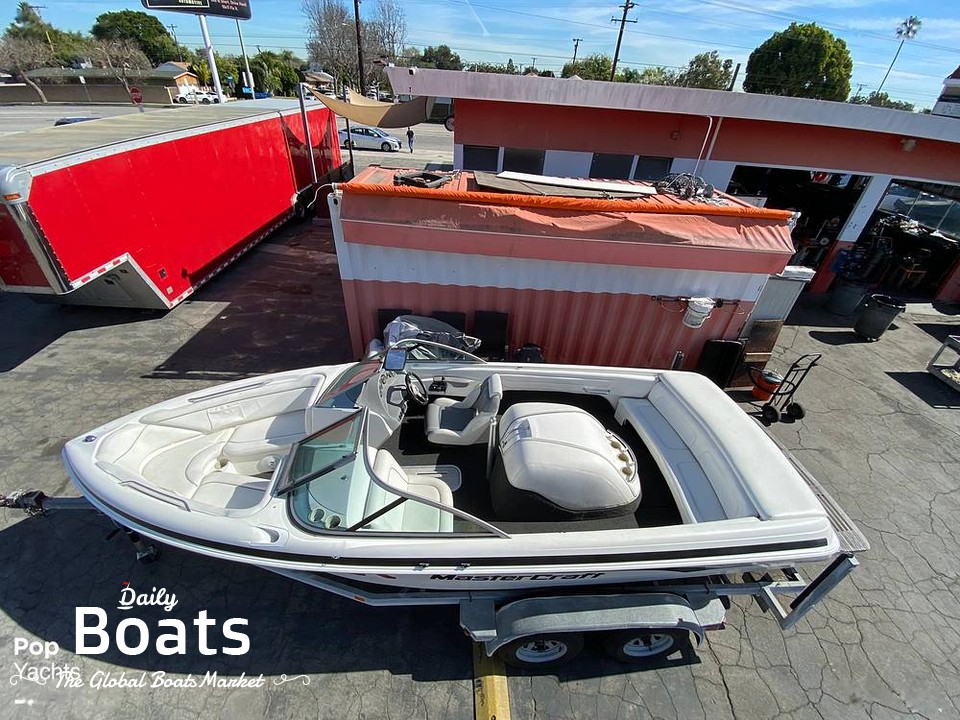 1999 MasterCraft 205 Pro Star Duvall Edition for sale. View price ...