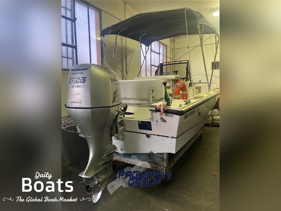 1985 Mako Marine 221 for sale. View price, photos and Buy 1985 Mako ...