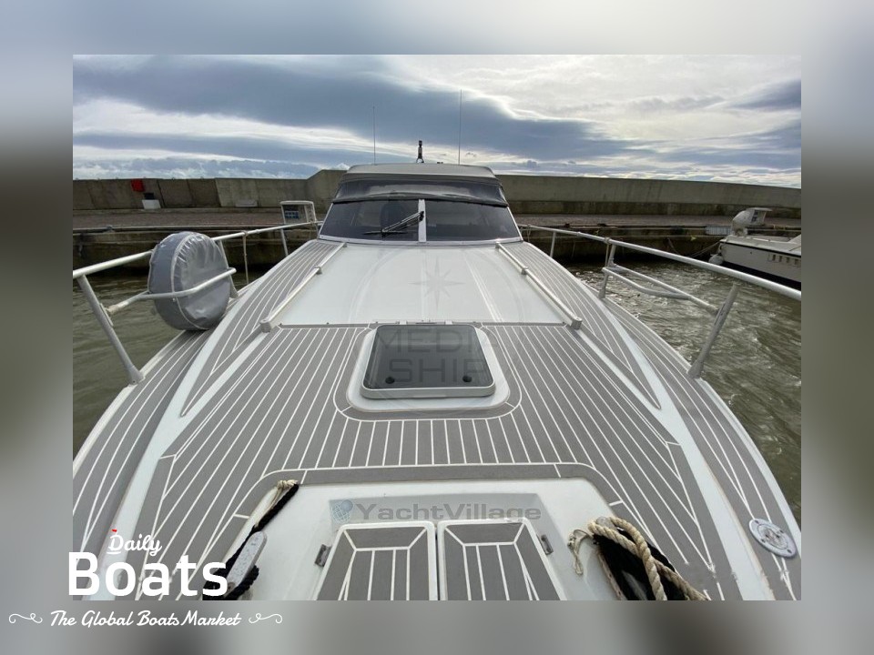 1990 Mochi Craft 33 for sale. View price, photos and Buy 1990 Mochi ...