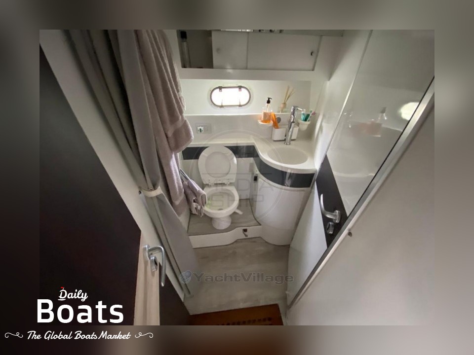 1990 Mochi Craft 33 for sale. View price, photos and Buy 1990 Mochi ...