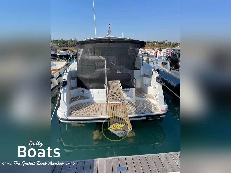 2018 Azimut 34 Atlantis for sale. View price, photos and Buy 2018 ...