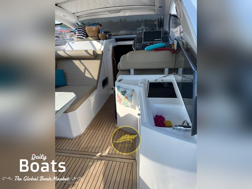 2018 Azimut 34 Atlantis for sale. View price, photos and Buy 2018 ...