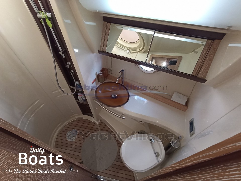 2010 Azimut 38 Fly for sale. View price, photos and Buy 2010 Azimut 38 ...