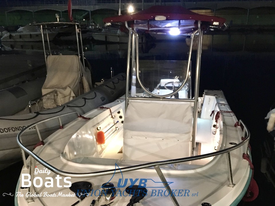 1997 Mako Marine 221 for sale. View price, photos and Buy 1997 Mako ...