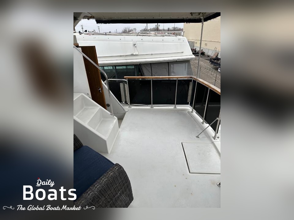 1982 Uniflite Yacht Fisher for sale. View price, photos and Buy 1982 ...