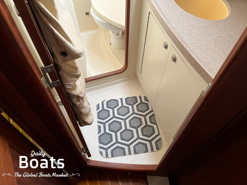 2001 Hunter 460 for sale. View price, photos and Buy 2001 Hunter 460 ...