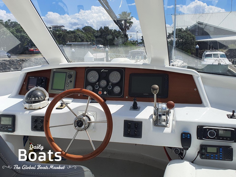 2005 Motor Yacht Pelham 12.3 на продажу. Посмотреть цену, фотографии и ...