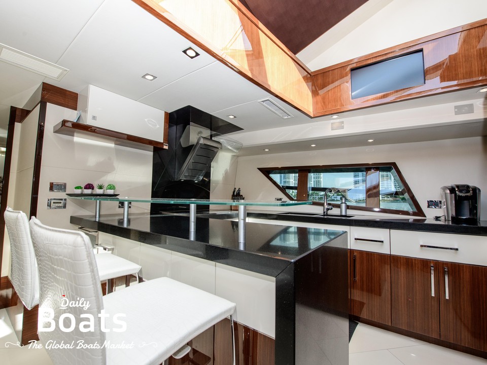 2010 Lazzara Lsx 92 for sale. View price, photos and Buy 2010 Lazzara ...