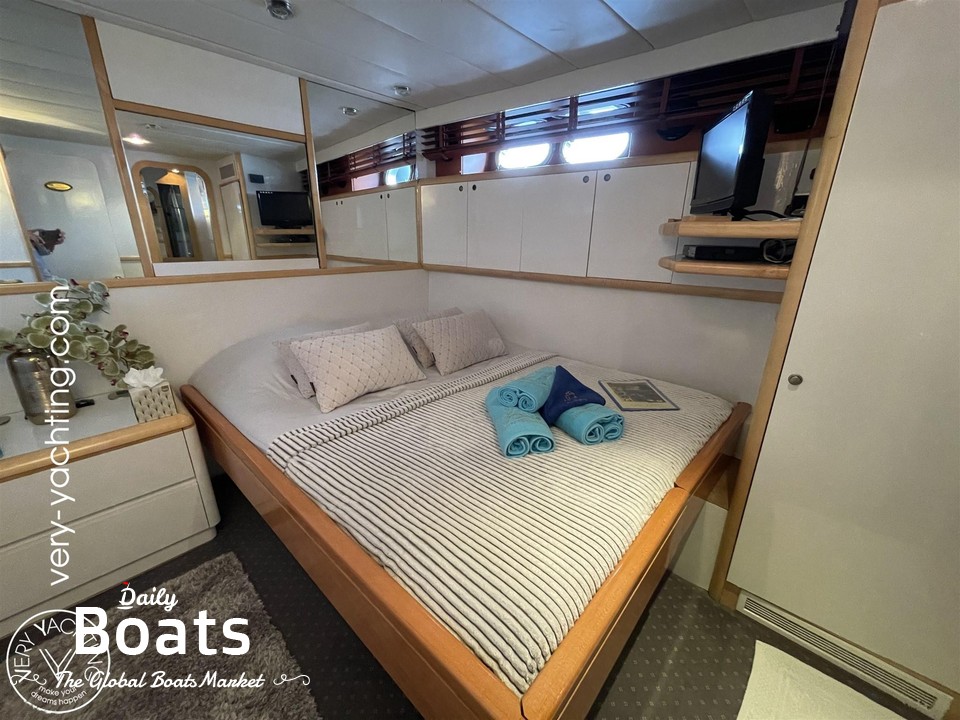 1990 Azimut 90 Europa for sale. View price, photos and Buy 1990 Azimut ...