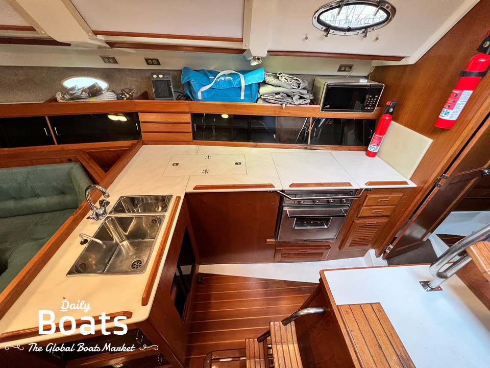 1986 Hunter 45 Legend for sale. View price, photos and Buy 1986 Hunter ...