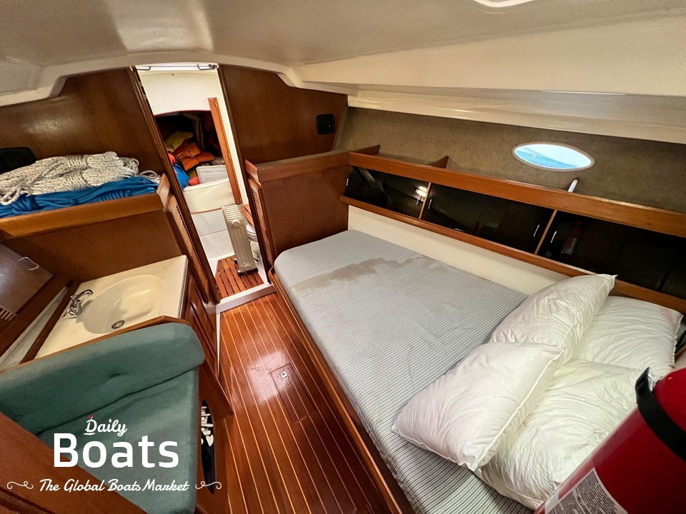 1986 Hunter 45 Legend for sale. View price, photos and Buy 1986 Hunter ...