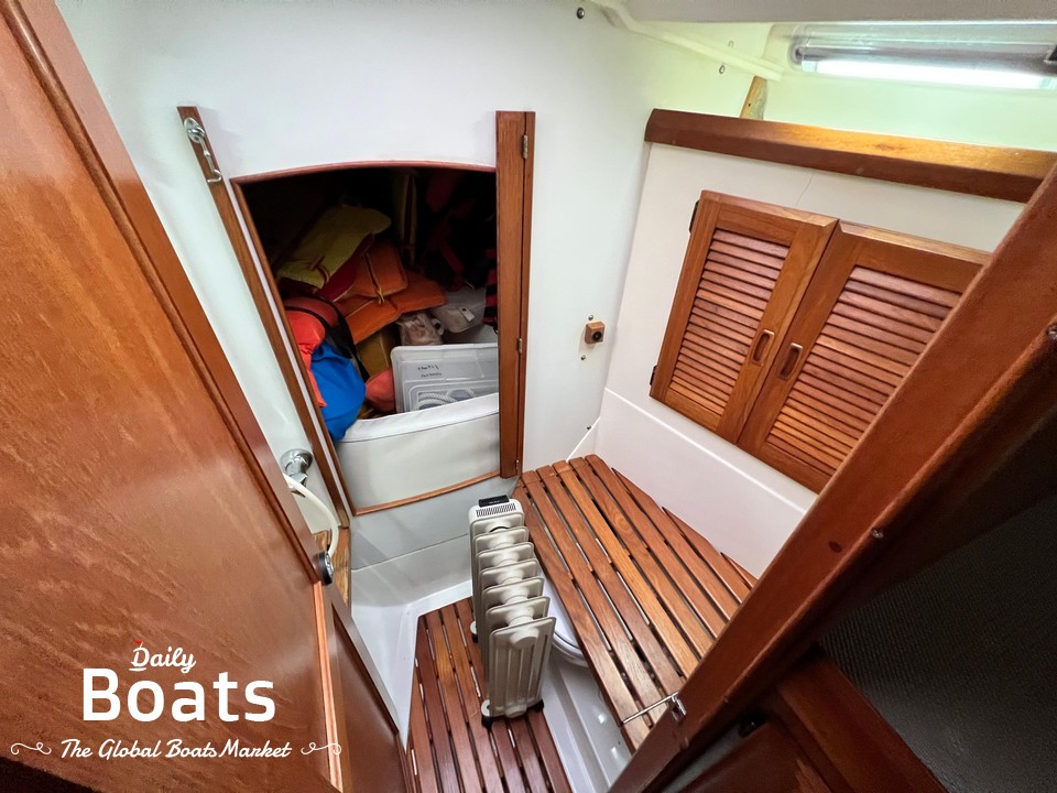 1986 Hunter 45 Legend for sale. View price, photos and Buy 1986 Hunter ...