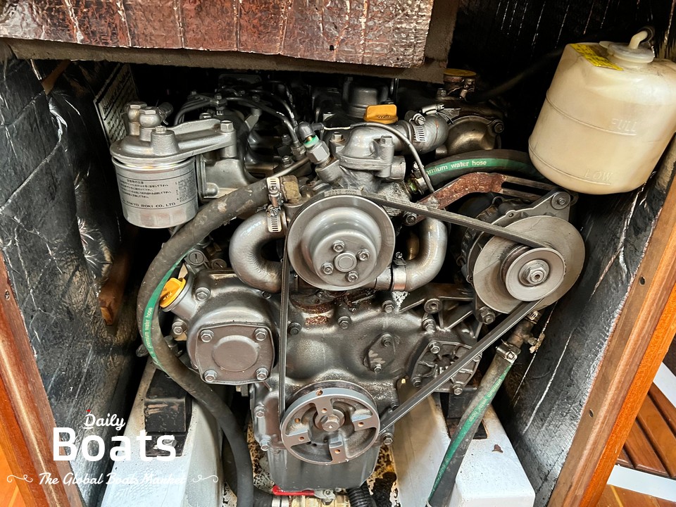 1986 Hunter 45 Legend for sale. View price, photos and Buy 1986 Hunter ...