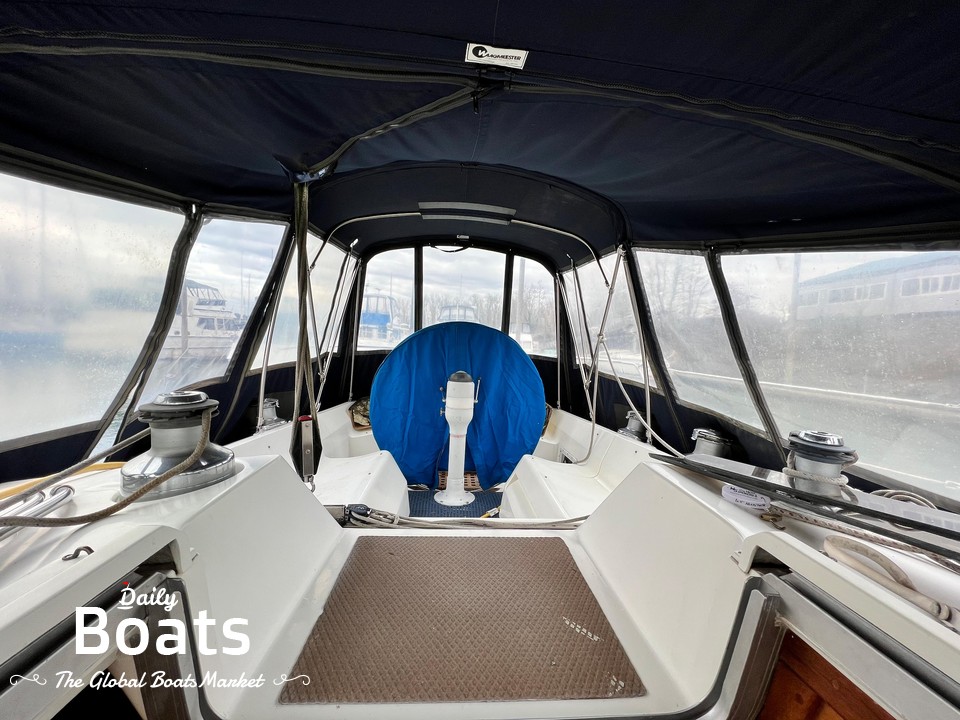 1986 Hunter 45 Legend for sale. View price, photos and Buy 1986 Hunter ...