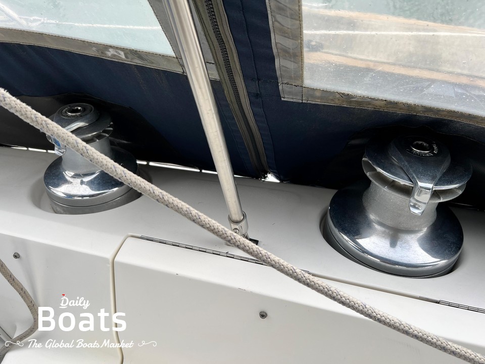 1986 Hunter 45 Legend for sale. View price, photos and Buy 1986 Hunter ...