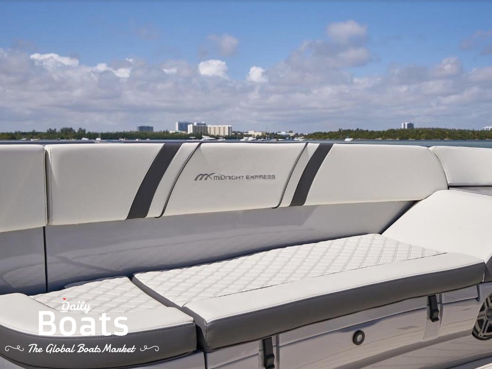 2020 Midnight Express 43' Solstice for sale. View price, photos and Buy ...