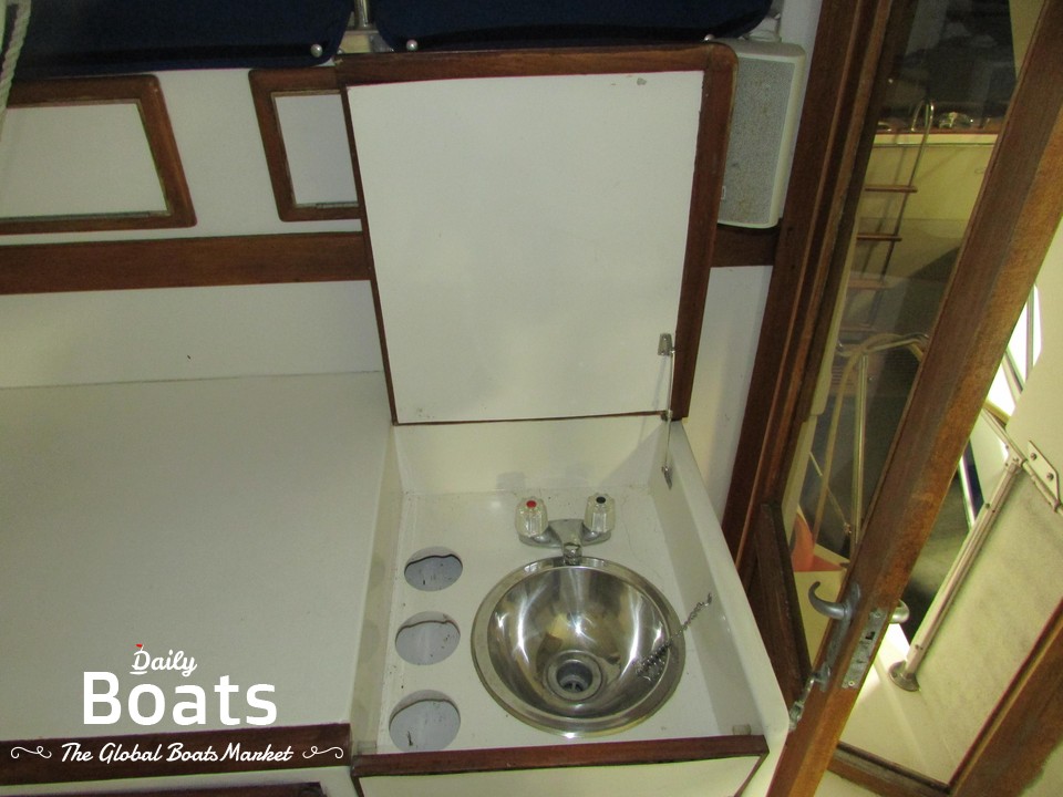 1990 Jefferson 42 Viscount Sundeck for sale. View price, photos and Buy ...