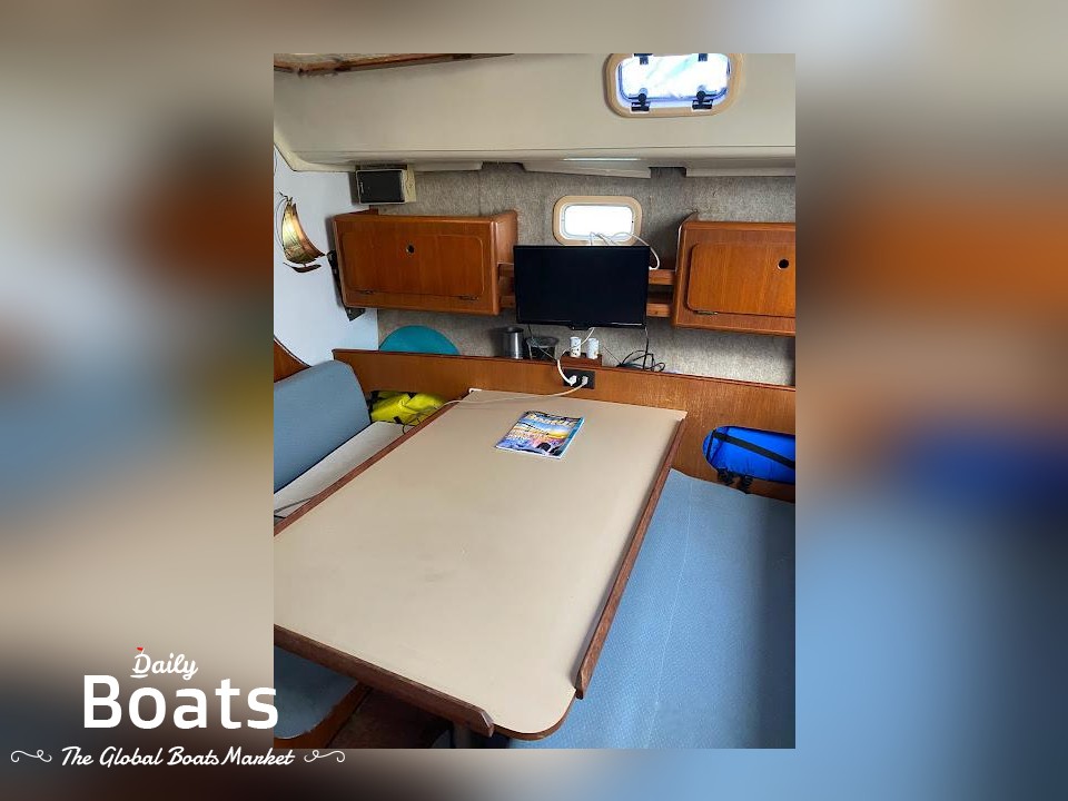 1988 Hunter 333 for sale. View price, photos and Buy 1988 Hunter 333 ...