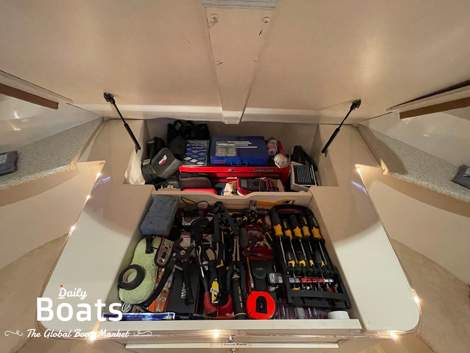 1999 Carver 504 Cockpit Motor Yacht for sale. View price, photos and ...