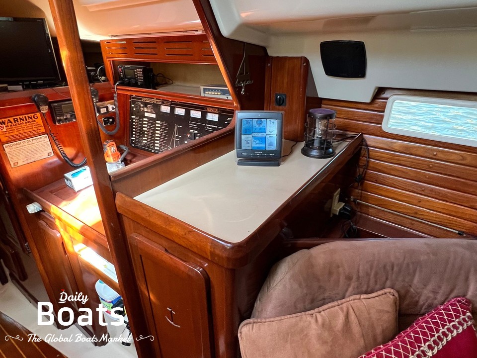 1992 Hunter 42 Passage for sale. View price, photos and Buy 1992 Hunter ...