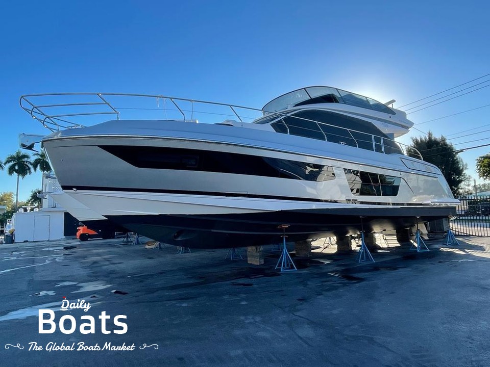 2022 Azimut 53 Flybridge for sale. View price, photos and Buy 2022 ...