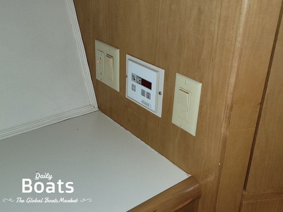 1996 Hatteras 43 Express for sale. View price, photos and Buy 1996 ...