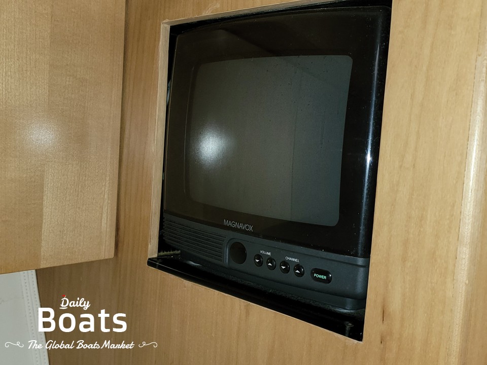 1996 Hatteras 43 Express for sale. View price, photos and Buy 1996 ...