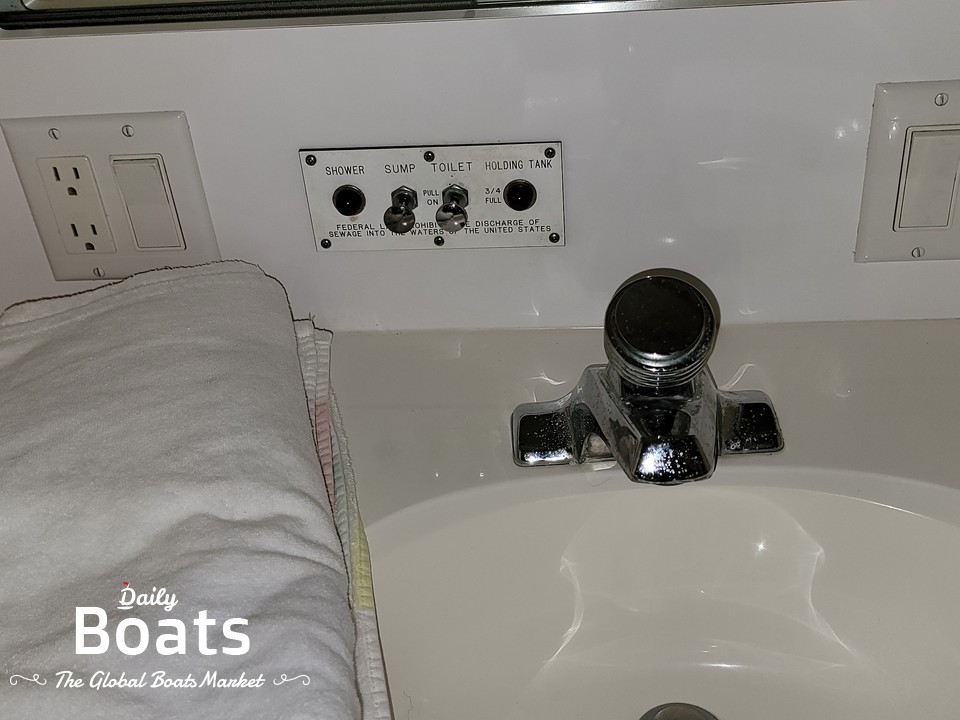 1996 Hatteras 43 Express for sale. View price, photos and Buy 1996 ...