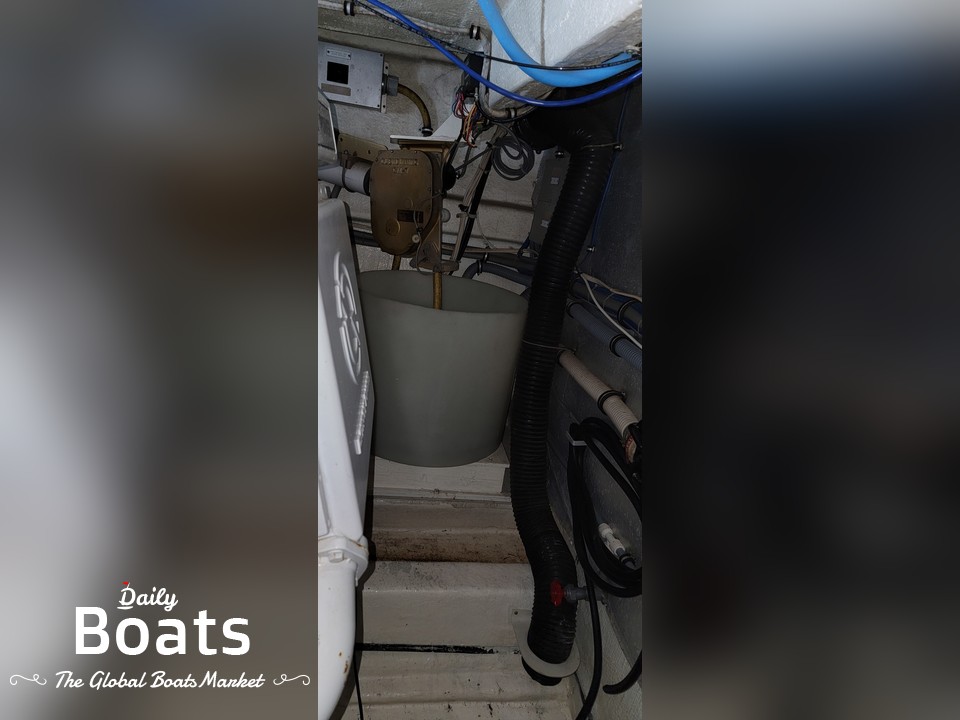 1996 Hatteras 43 Express for sale. View price, photos and Buy 1996 ...