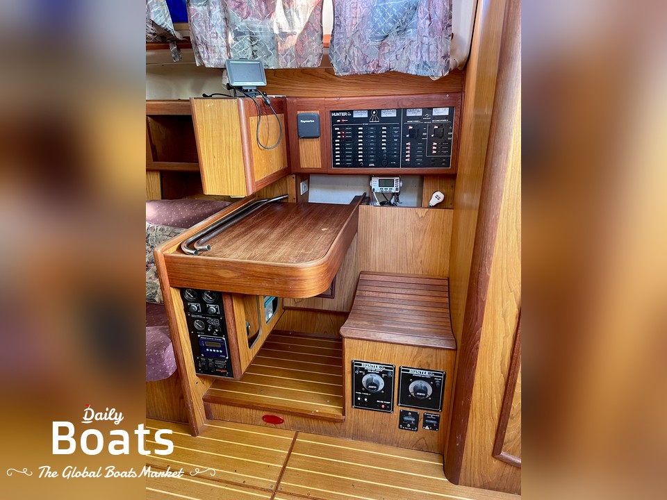 2000 Hunter 460 for sale. View price, photos and Buy 2000 Hunter 460 ...