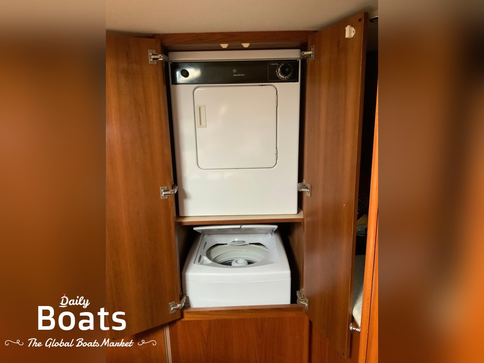 1999 Carver 504 Cockpit Motor Yacht for sale. View price, photos and ...