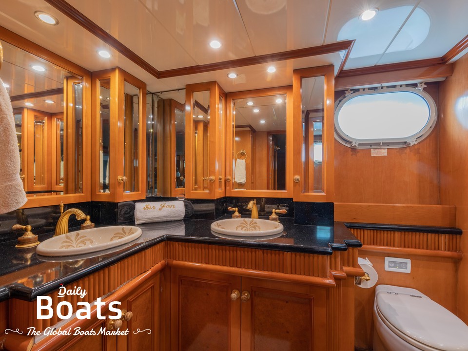 2000 Hatteras 90 Enclosed Sport Fish for sale. View price, photos and ...