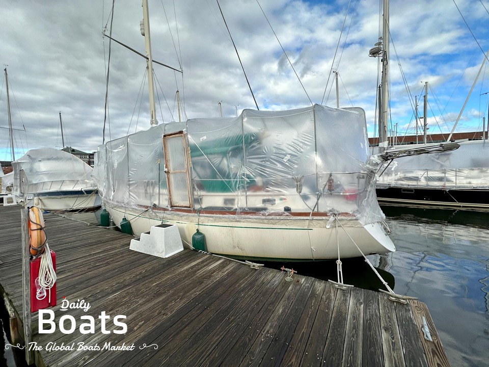 1982 Gulfstar 44 Center Cockpit for sale. View price, photos and Buy ...