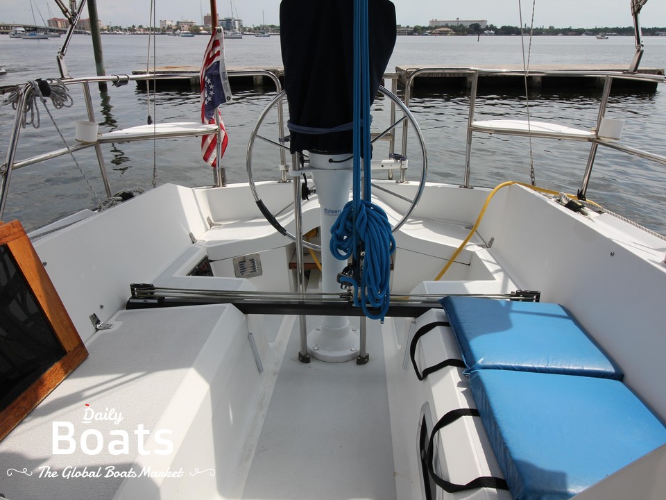 1999 Precision 28 for sale. View price, photos and Buy 1999 Precision ...