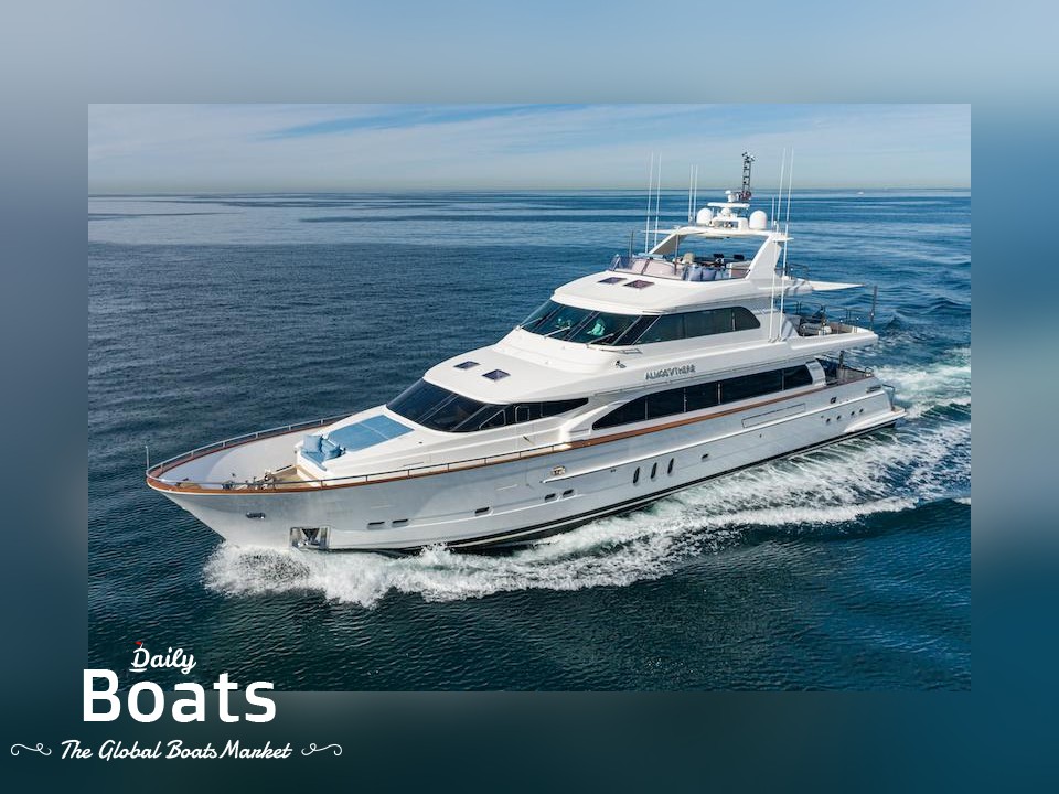 Motor boats Horizon 106 widebody tri deck for sale - Daily Boats