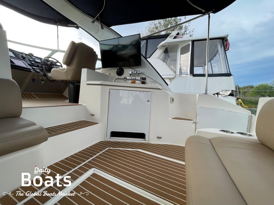 2004 Cruisers Yachts 440 Express for sale. View price, photos and Buy ...