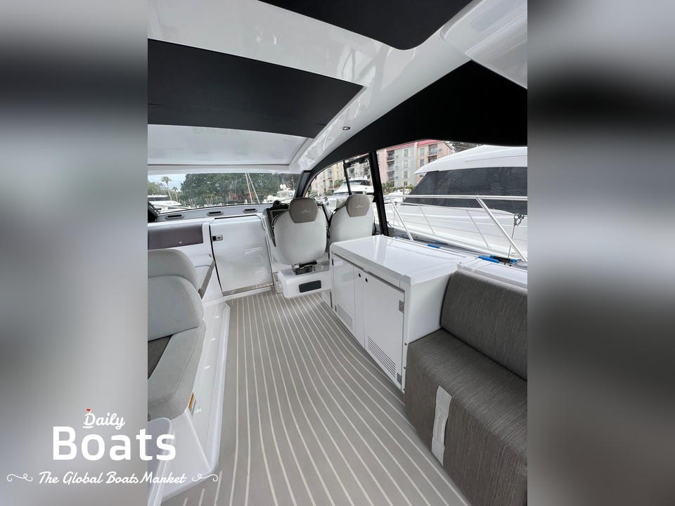 2019 Azimut 51 Atlantis Coupe for sale. View price, photos and Buy 2019 ...