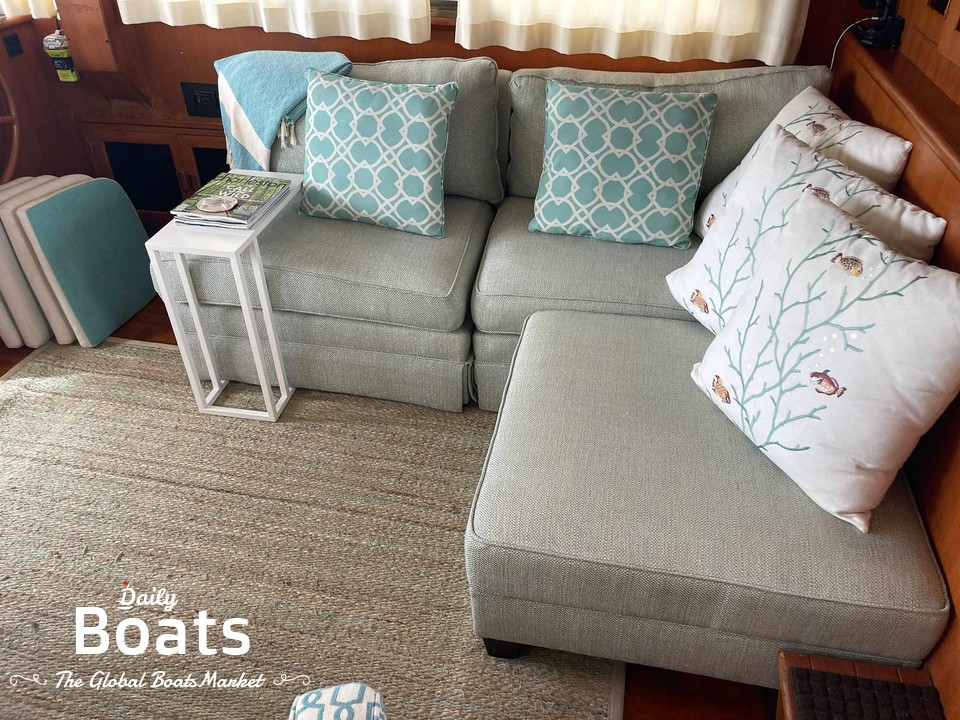 1992 Jefferson 42 Viscount Sundeck for sale. View price, photos and Buy ...