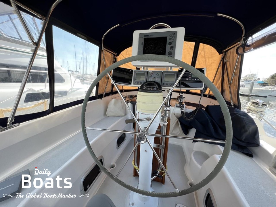 1994 Hunter 42 Passage for sale. View price, photos and Buy 1994 Hunter ...